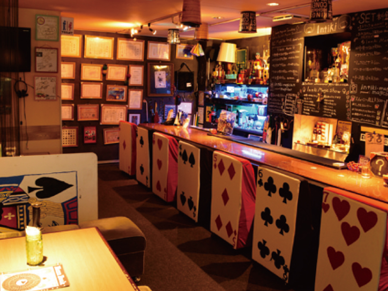 ユーモア溢れるコメディーマジックが楽しめるバー『Magic bar Intiki』 | 香川県の最新グルメ・観光・イベント情報｜ナイスタウン